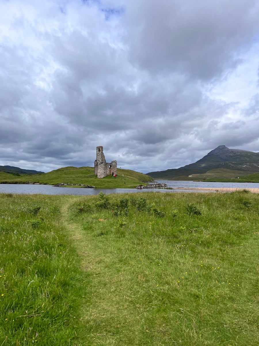 A return to Historia Mundis: Adventuring around Ardvrek Castle ...